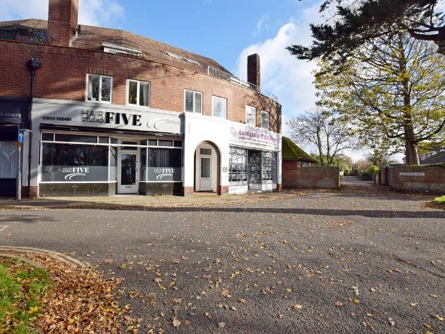 6A Coastguards Parade, 111 Barrack Lane, Bognor Regis, West Sussex PO21, 3 bed flat to rent, £1,295 pcm | PrimeLocation