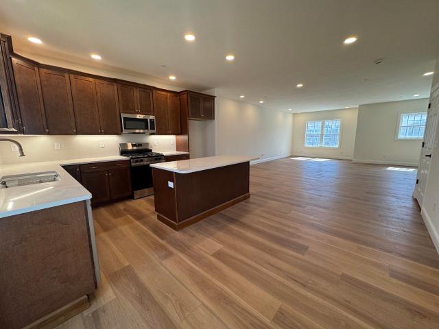 6A Dearborn Circle