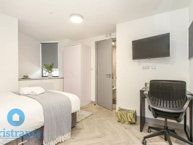 6Bed 6Bath Talbot Street, City Centre