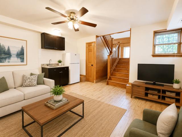6BR/3BA Lake View Duplex Down with Wet Bar
