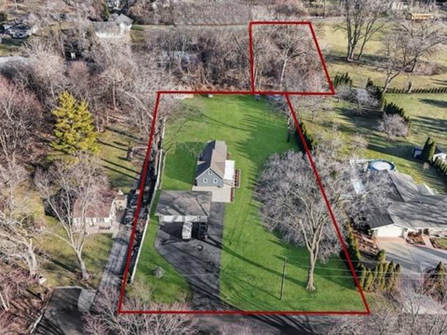 6N221 Virginia Rd, Roselle, IL 60172