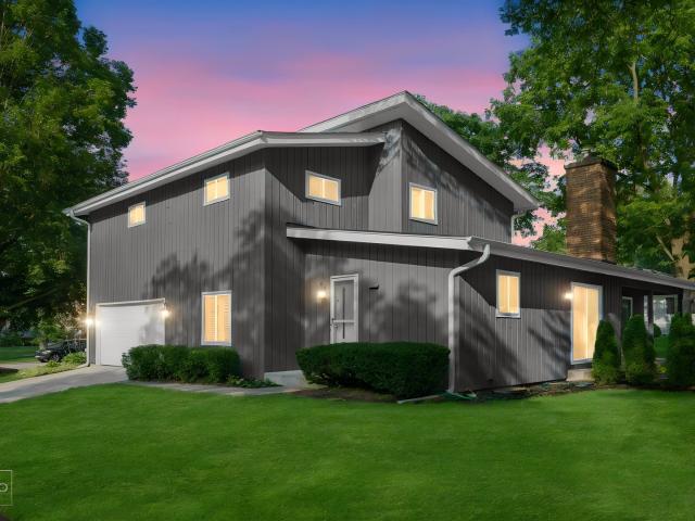 6S575 Bridlespur Drive