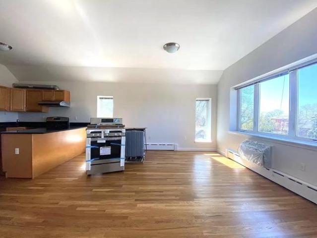 73 02 Ditmars Blvd 1, New York, NY
