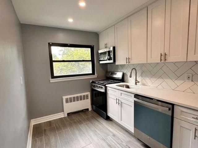 73 23 th Street Upper