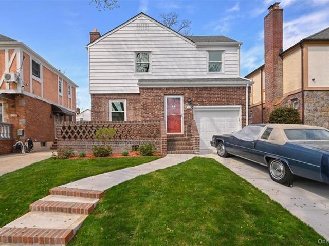 73 36 th St, Fresh Meadows, NY 11366
