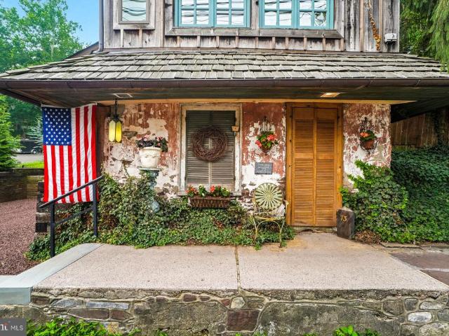 73 W Mechanic Street