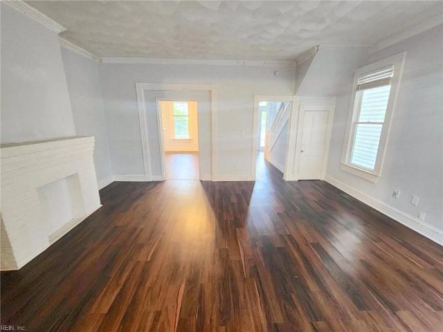 73 Webster AVE