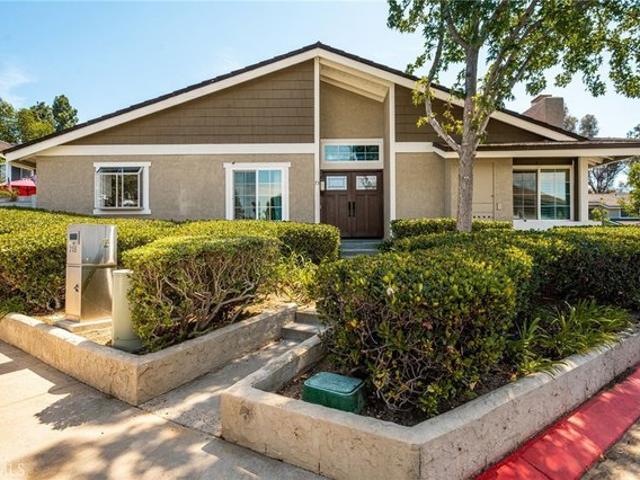 73 Weepingwood Unit 40, Irvine, CA 92614
