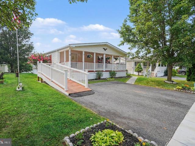 73 Woods Way