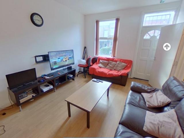 73 Cardigan Lane, Burley, Leeds LS4 5 bed terraced house to rent £2,578 pcm £595 pw