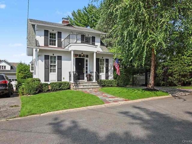 73 Clinton Ave, Ossining, NY 10562
