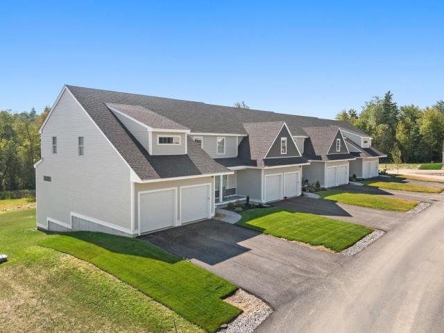 73 Driftwood Cir, Unit 28, Sandown, NH 03873 | MLS #5083
