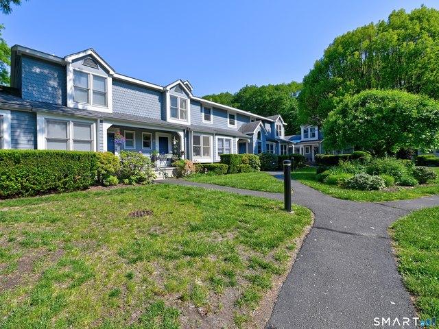 73 Fawn Ridge Ln Unit 73, Norwalk, CT 06851