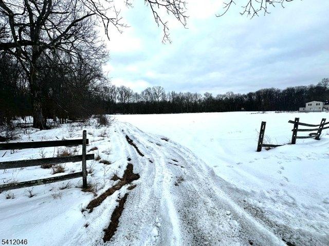 73 Featherbed Ln, Raritan, NJ 08822
