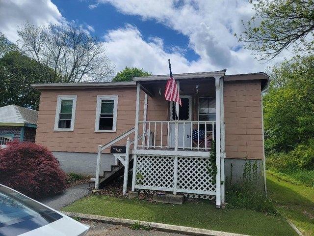 73 Gifford Ave, Dartmouth, MA 02747