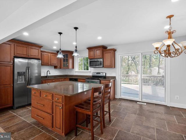 73 Greenvale