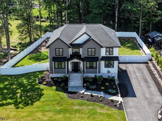 73 Heritage Dr