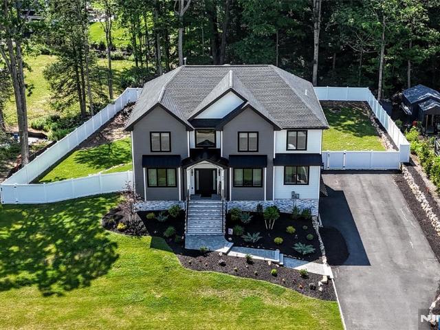 73 Heritage Drive