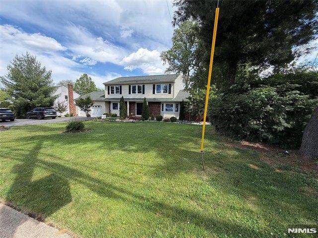 73 Hillside Ave, Roxbury Township, NJ 07876