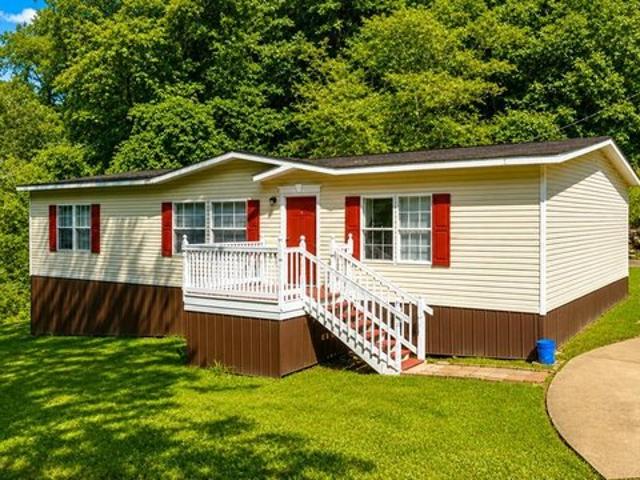 73 Hillside Dr, Forest Hills, KY 41527