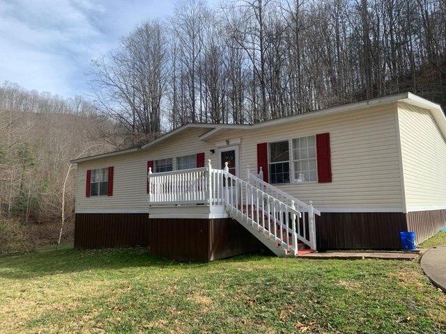 73 Hillside Dr, Forest Hills, KY 41527