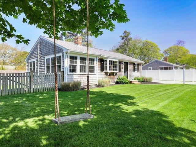 73 Kibby Ln, Dennis Port, MA 02639