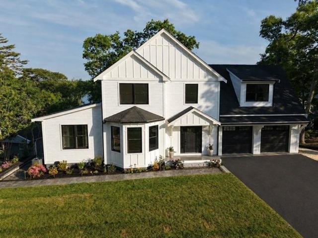 73 Lake Shore Dr, Falmouth, MA 02536
