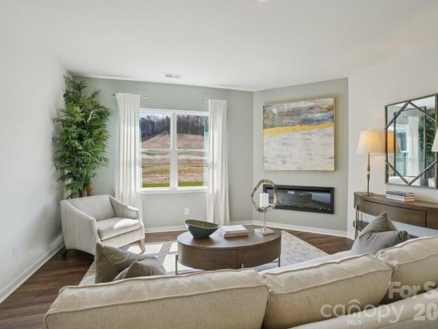 73 Laurel Pointe Drive