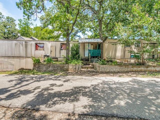 73 Live Oak St, Alvarado, TX 76009
