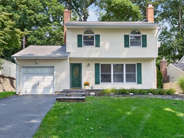 73 Maple Pl, Huntington, NY 11743