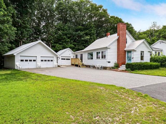 73 Middle Ave, Mexico, ME 04257