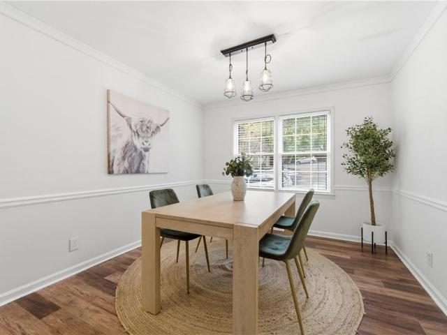 73 Montre Square NW