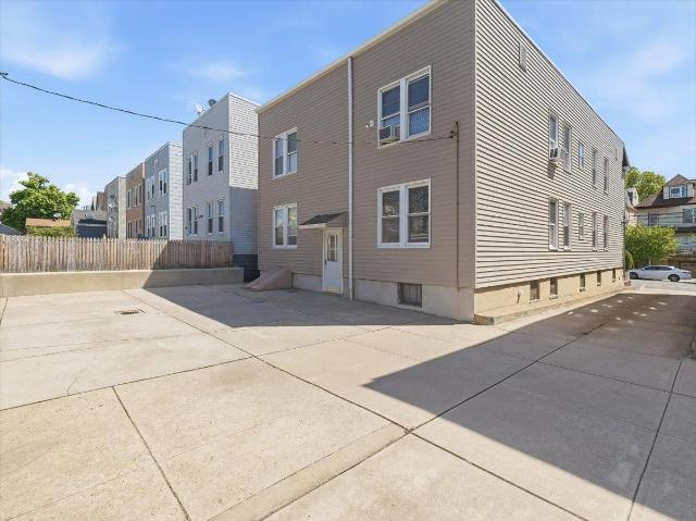 73 Newman Ave # 3