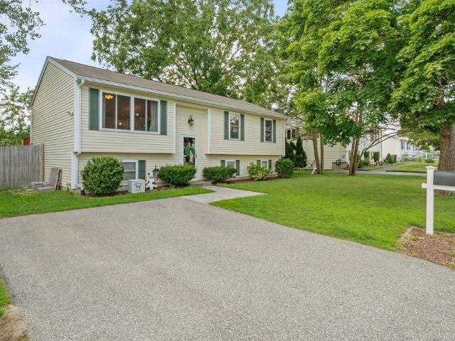 73 Palm Boulevard