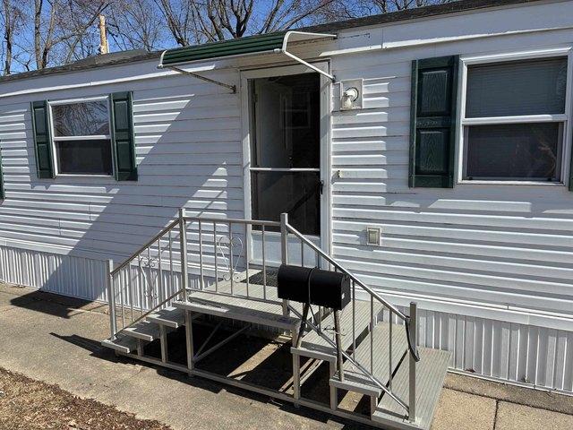 73 Redwing Ln, Madison, WI 53704