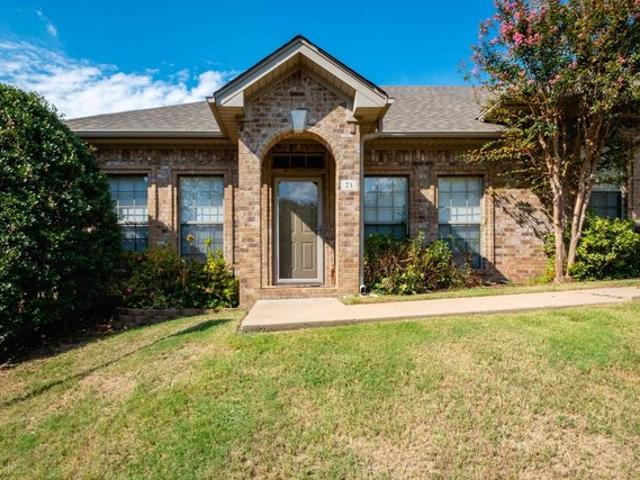 73 Reservoir Heights Dr, Little Rock, AR 72227