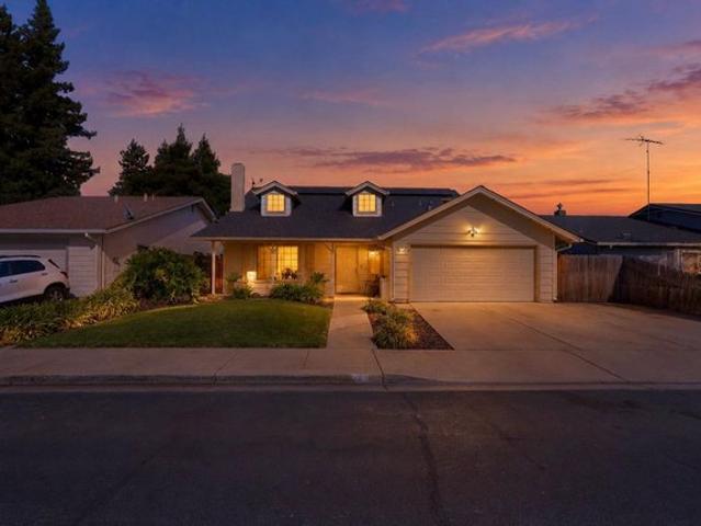 73 S Obsidian Dr, Oakdale, CA 95361