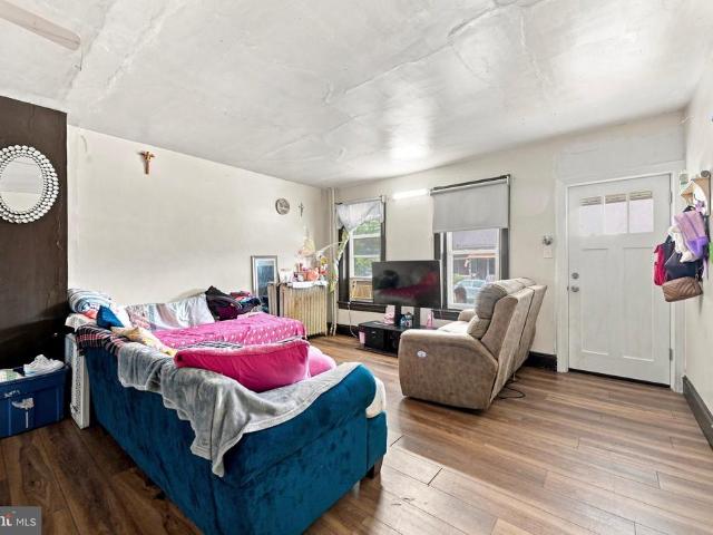 73 S 6Th Avenue