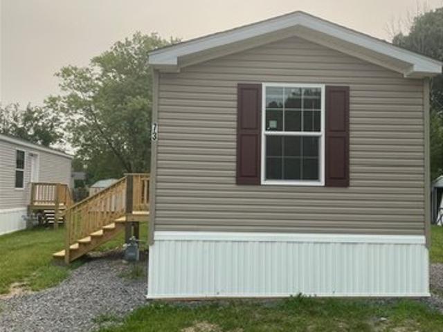 73 Second St, Farmington, NY 14425