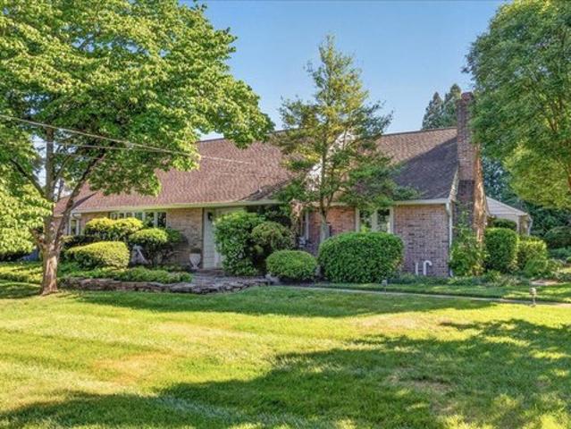 73 Shady Grove Cir, Doylestown, PA 18901