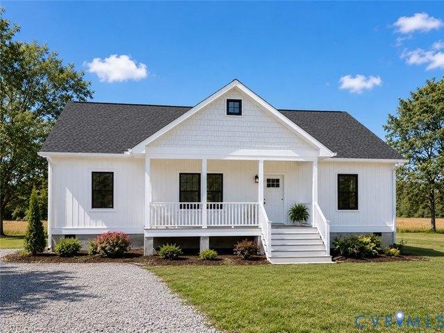 73 Stoneham St, Saluda, VA 23149