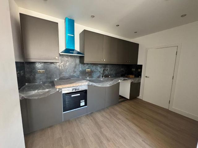 73A North End CR0, 2 bed flat to rent, £1,750 pcm | PrimeLocation