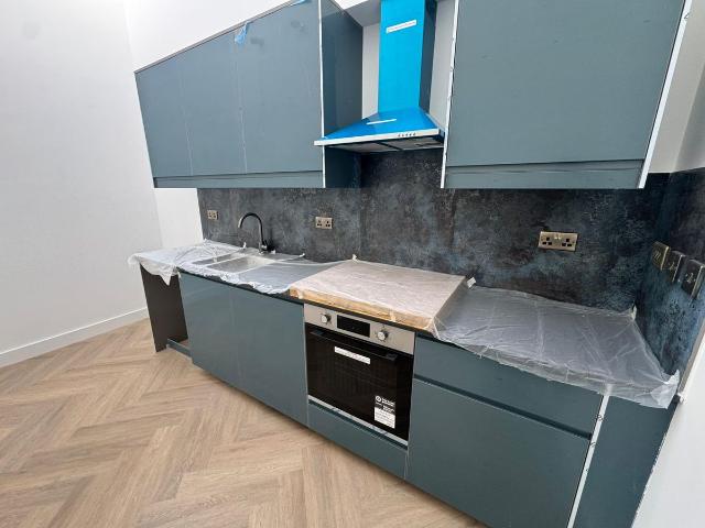 73A North End CR0, Studio to rent, £1,250 pcm | PrimeLocation