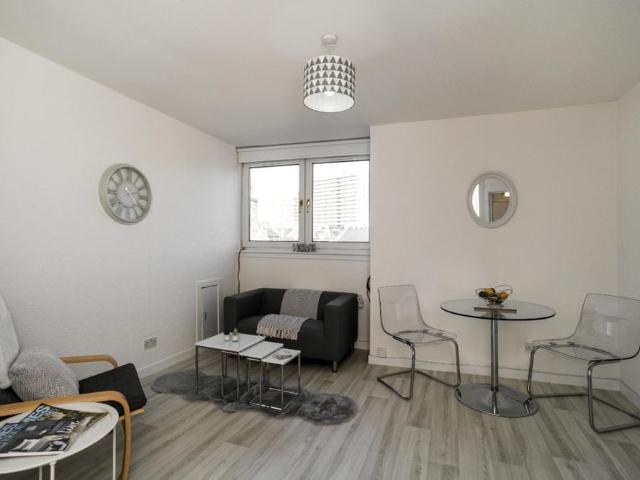 73e Charlotte Street, Aberdeen, AB25 1LY
