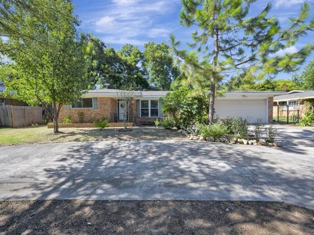7004 Meadowbrook Dr, Fort Worth, TX 76112