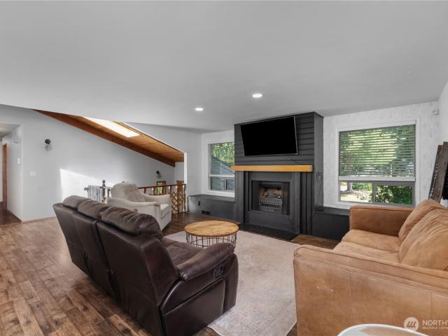 7004 Alderwood Court SE