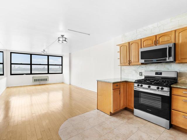 7004 Blvd East # 19C