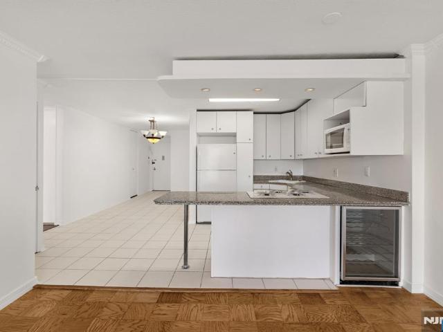 7004 Boulevard E, Unit 40G, Guttenberg, NJ 07093 | MLS #26010 | Compass