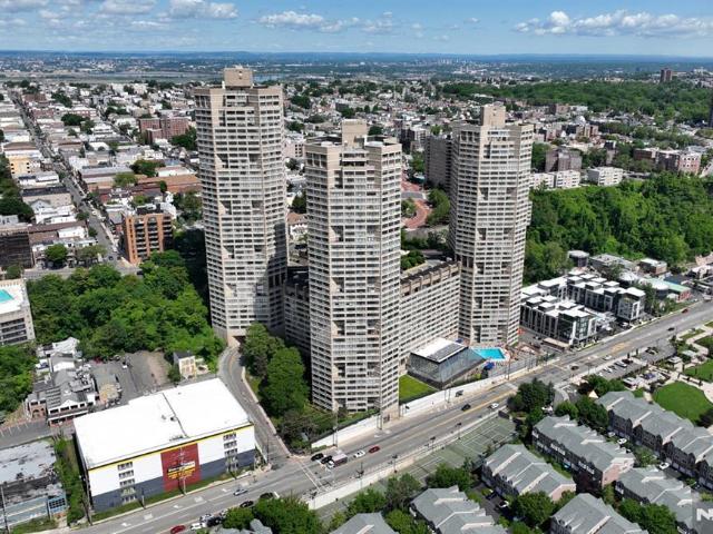 7004 Boulevard East # 1B