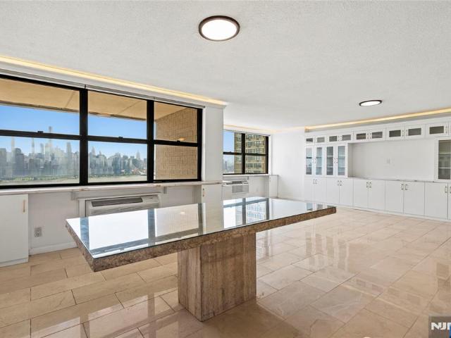 7004 Boulevard East # 26D